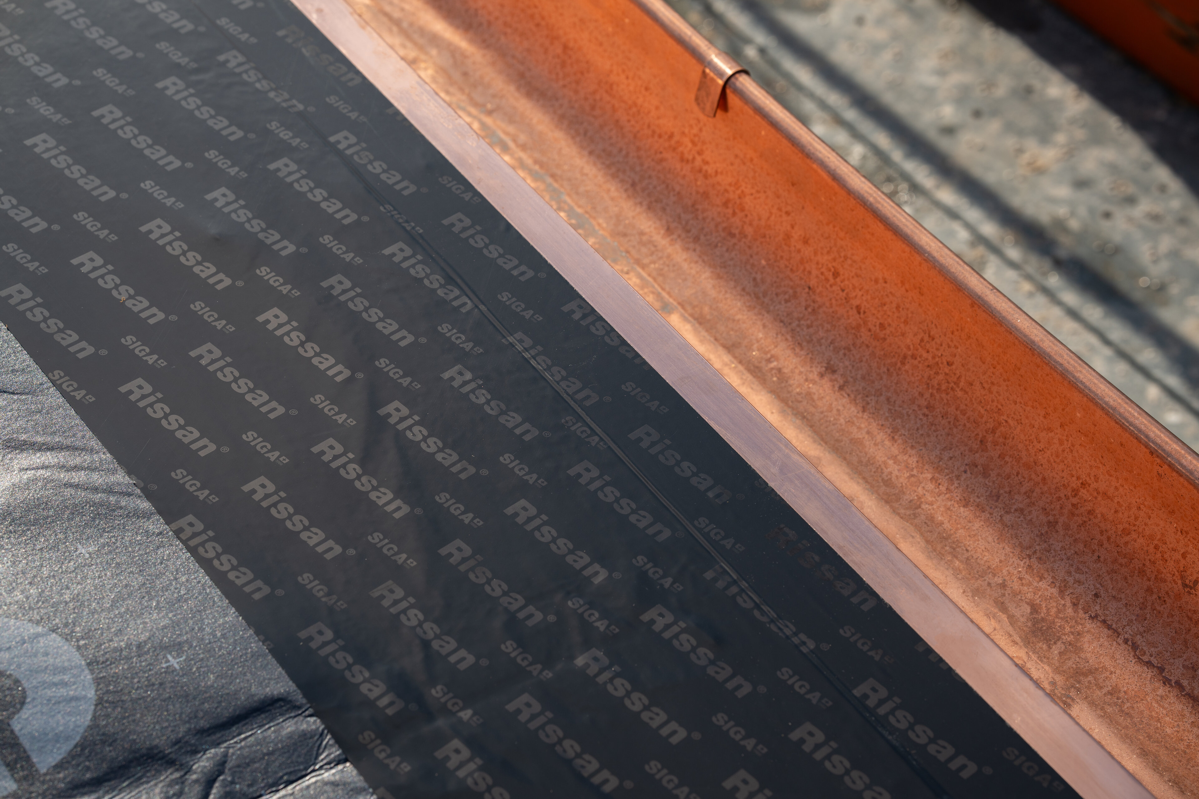 How to Properly Seal a Roof Eave Connection | Tips & Myths